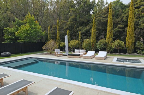 A Splash Deck Is A Great Inground Pool Feature - Leisure Pools New Zealand